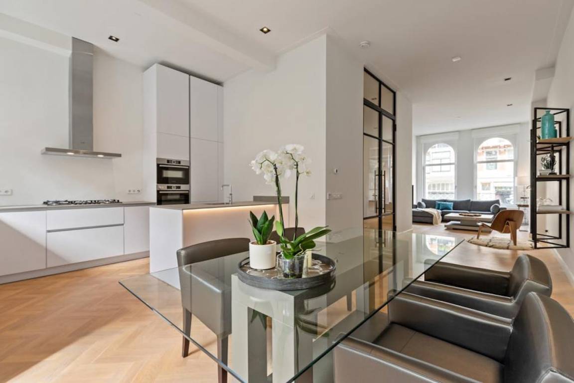 168 M² Apartment ∙ 3 Bedrooms ∙ 6 Guests - Amszterdam
