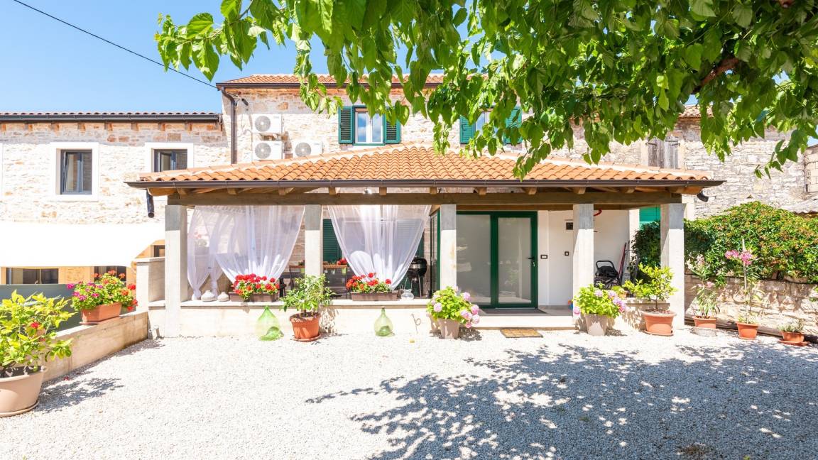 80 M² Ferienhaus ∙ 2 Schlafzimmer ∙ 4 Gäste - Novigrad