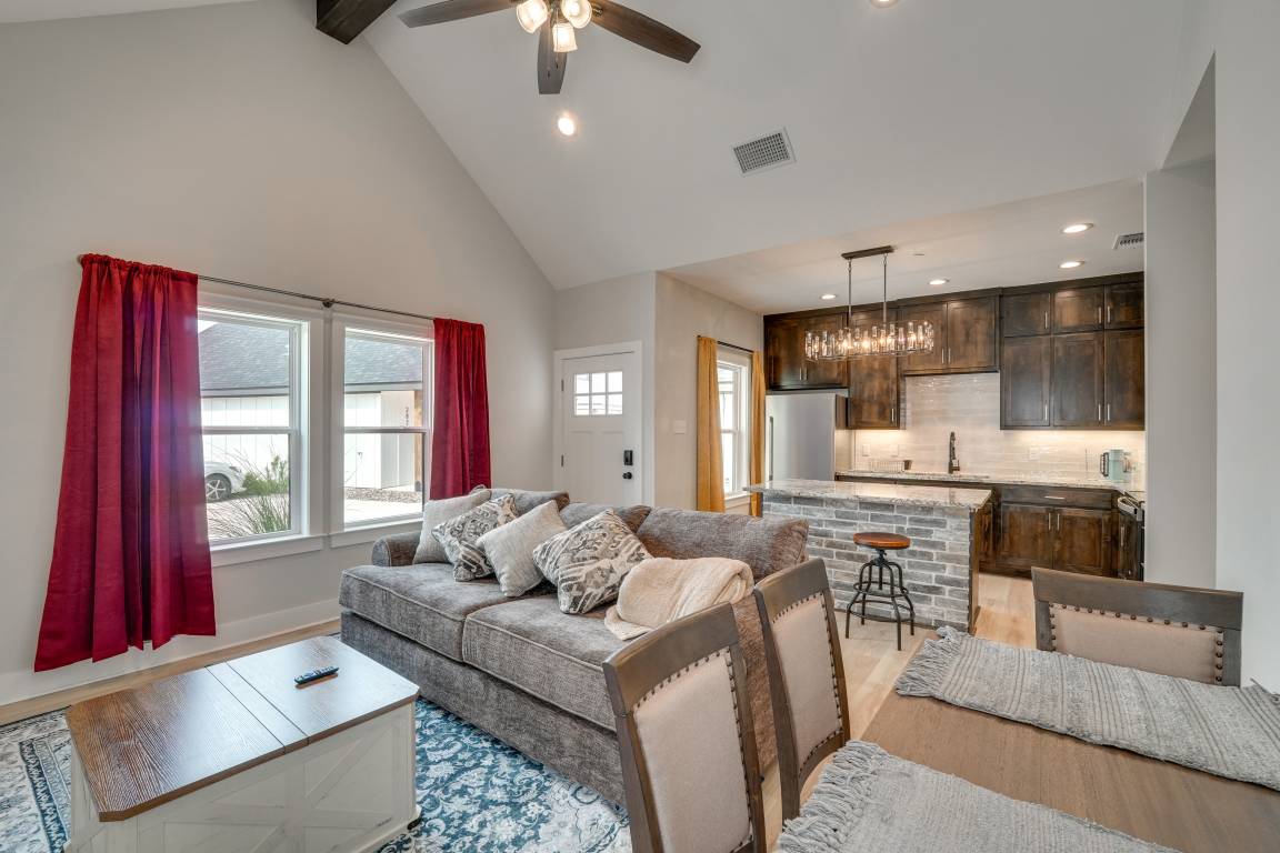 88 M² House ∙ 2 Bedrooms ∙ 6 Guests - San Angelo, TX