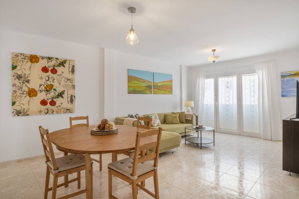 100 M² Apartamento ∙ 2 Habitaciones ∙ 4 Huéspedes - Arrecife