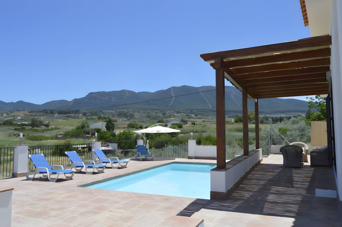 160 M² Villa ∙ 3 Bedrooms ∙ 6 Guests - Alhaurín el Grande