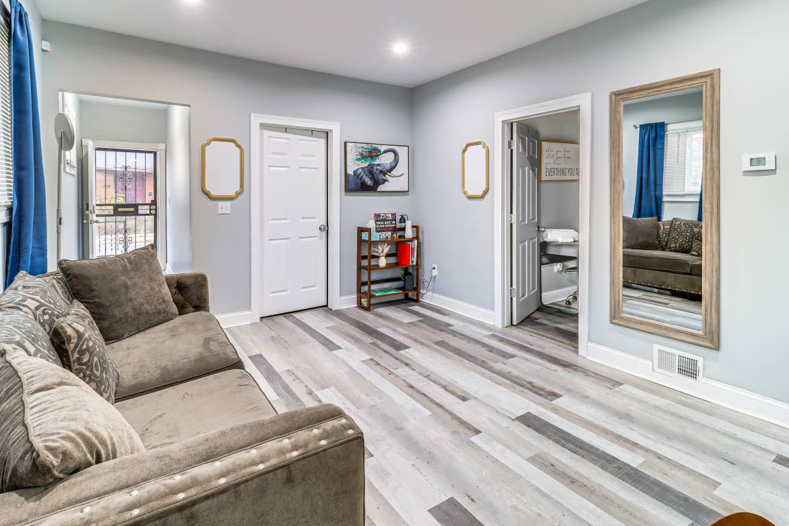 106 M² Apartment ∙ 2 Bedrooms ∙ 4 Guests - Detroit, MI