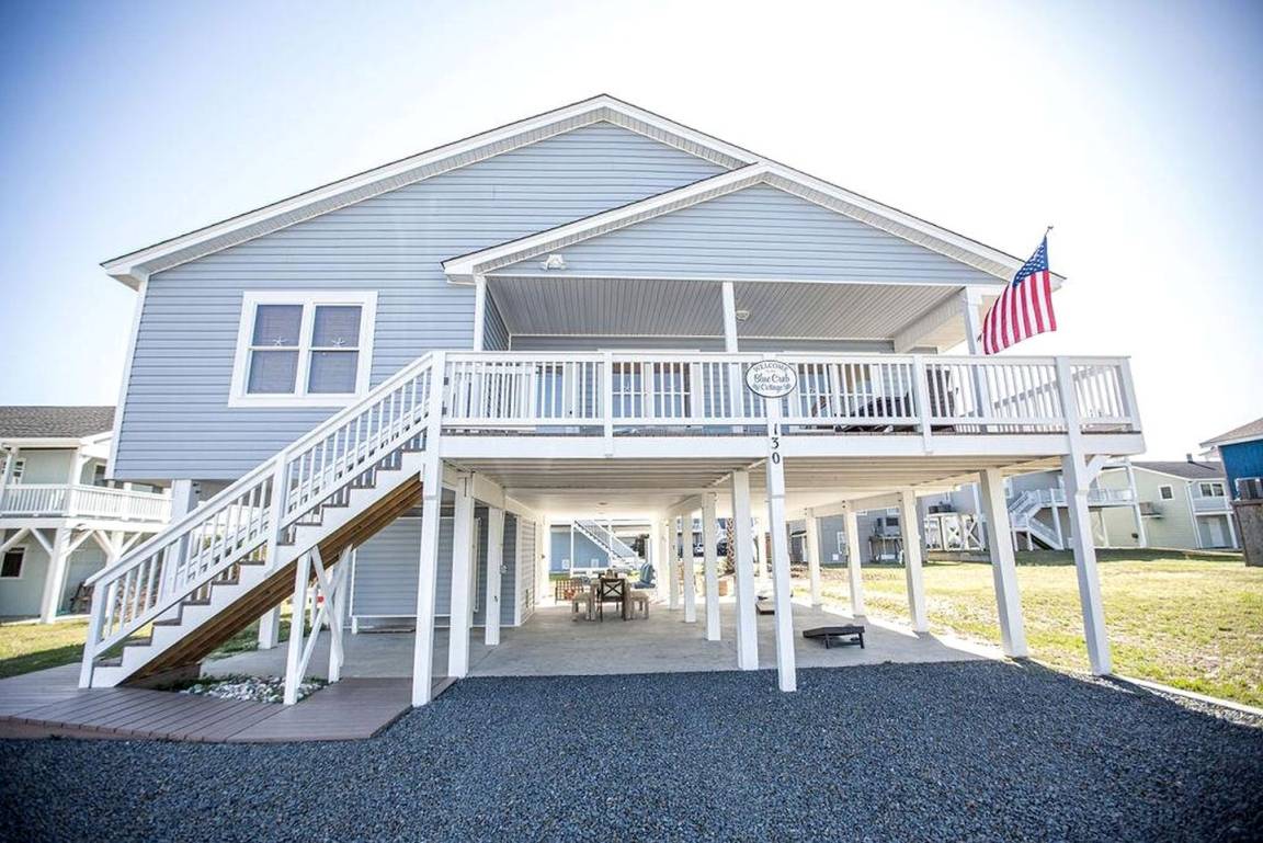 Maison De Vacances ∙ 4 Chambres ∙ 9 Personnes - Holden Beach, NC
