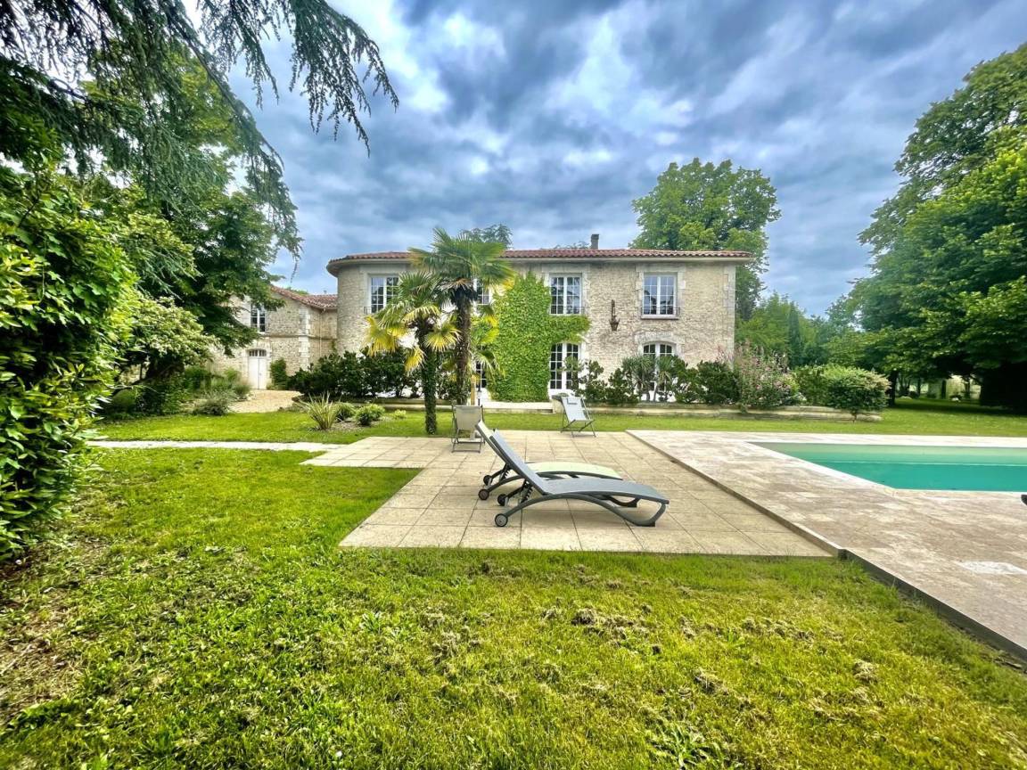 316 M² Cottage ∙ 4 Slaapkamers ∙ 10 Gasten - La Rochefoucauld