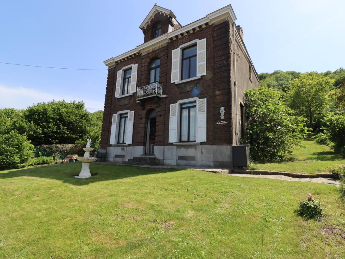 300 M² Maison De Vacances ∙ 7 Chambres ∙ 15 Personnes - Givet