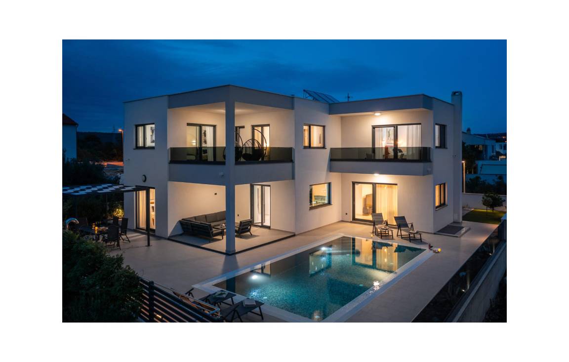 300 M² Huis ∙ 5 Slaapkamers ∙ 10 Gasten - Primošten
