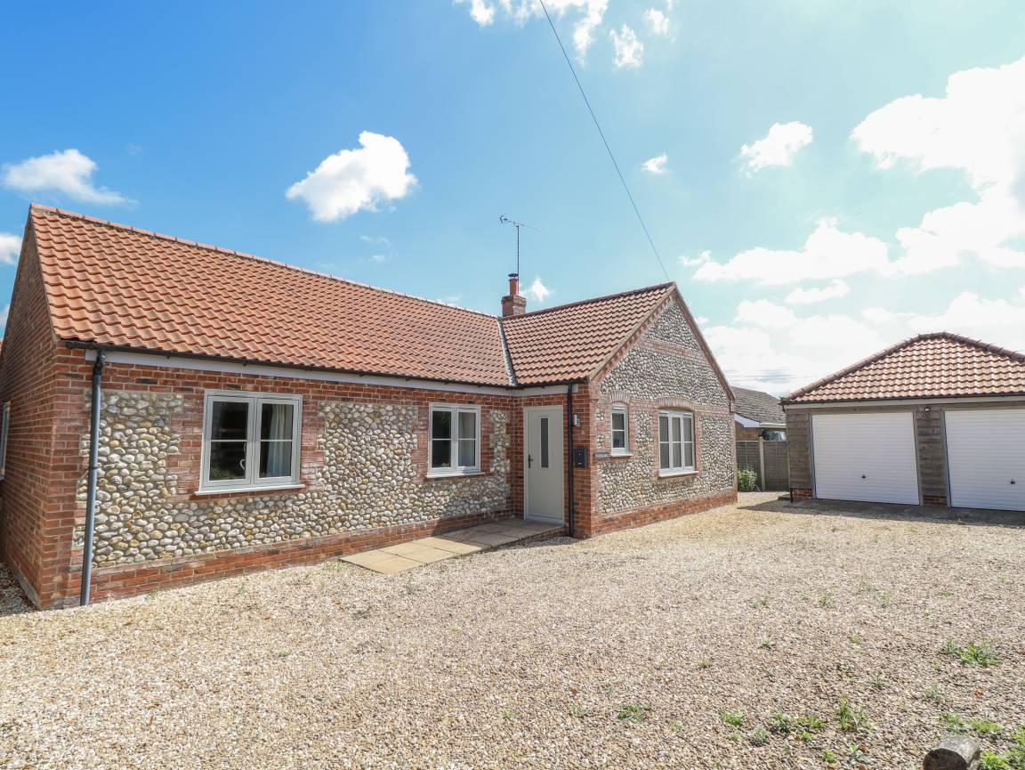 Cottage ∙ 4 Bedrooms ∙ 7 Guests - Thornham