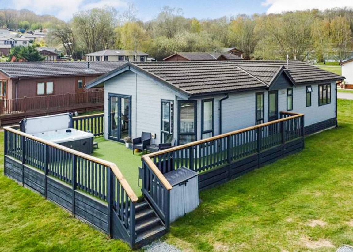 Chalet ∙ 3 Bedrooms ∙ 6 Guests - Maldon