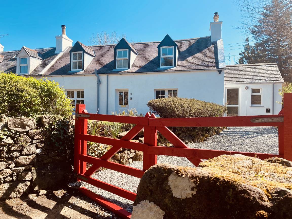 80 M² Cottage ∙ 2 Bedrooms ∙ 4 Guests - Skye