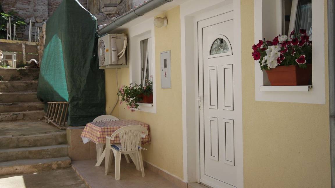 13 M² Hotel ∙ 1 Schlafzimmer ∙ 2 Gäste - Mali Lošinj