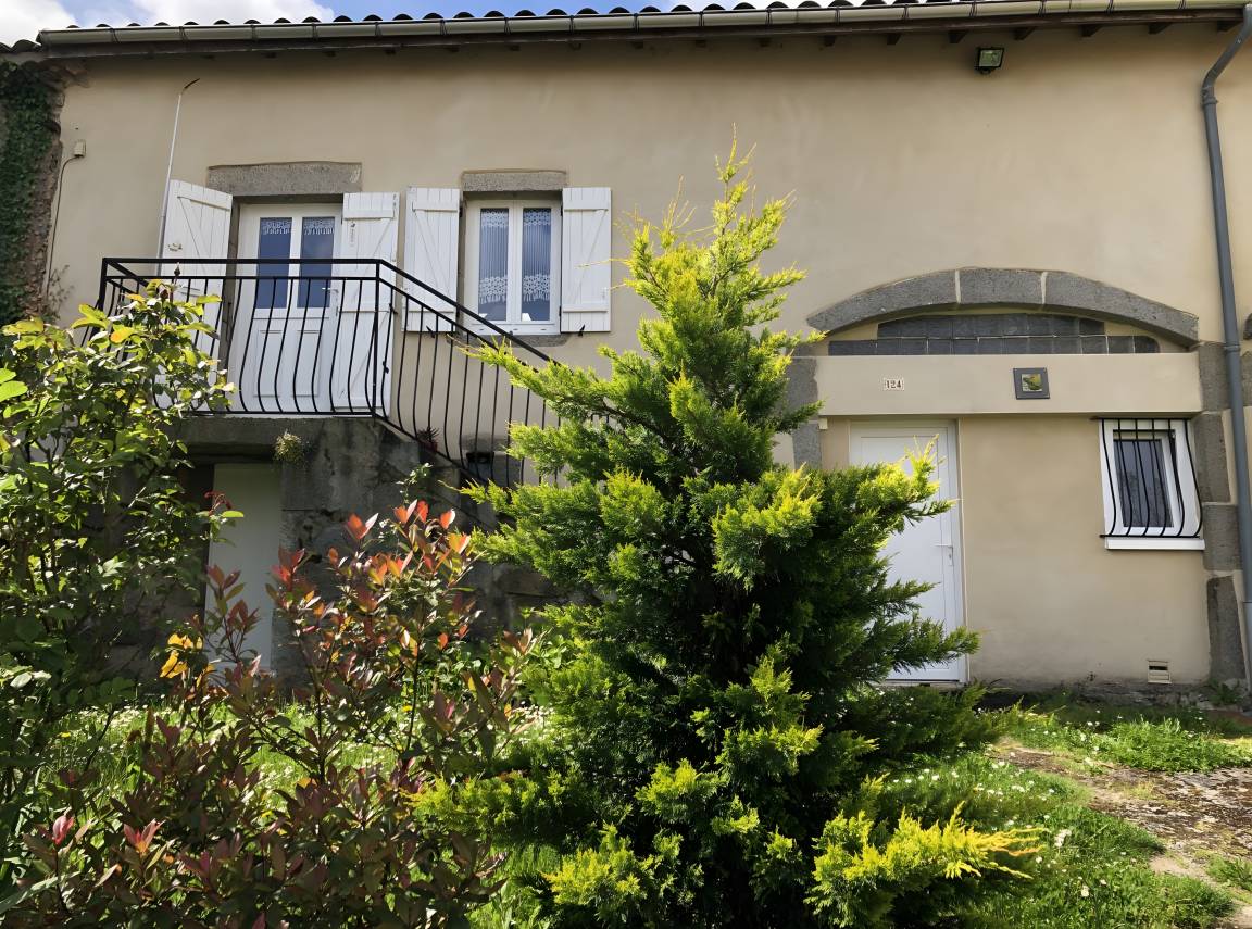 120 M² Maison De Vacances ∙ 3 Chambres ∙ 8 Personnes - Auvergne