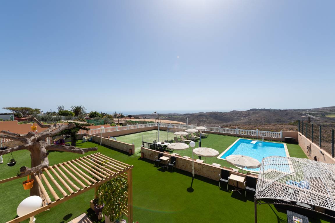 650 M² Chalet ∙ 6 Habitaciones ∙ 14 Huéspedes - Gran Canaria