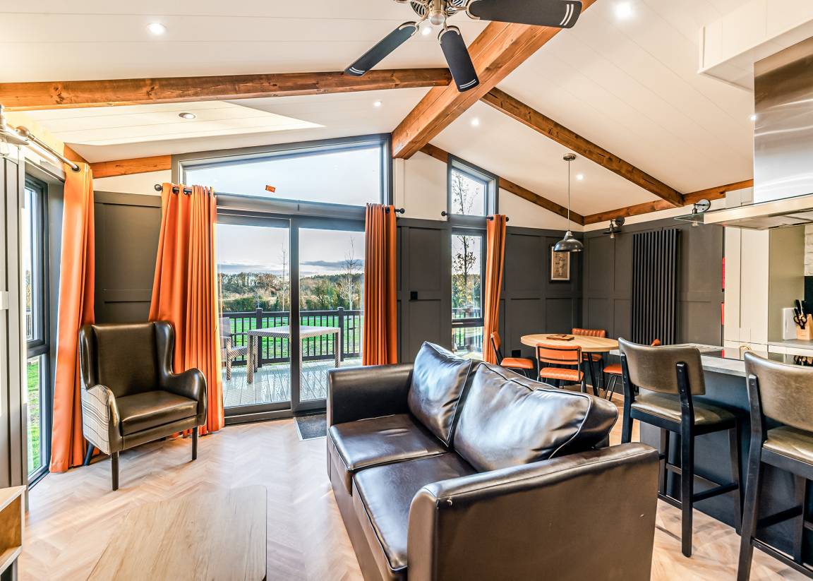 Chalet ∙ 2 Bedrooms ∙ 4 Guests - Stratford-upon-Avon