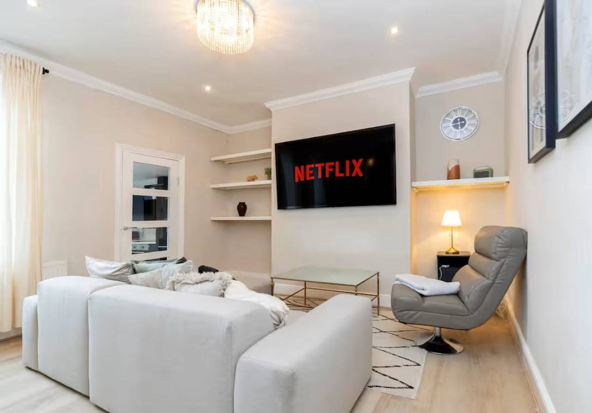 300 M² House ∙ 4 Bedrooms ∙ 6 Guests - Scotland