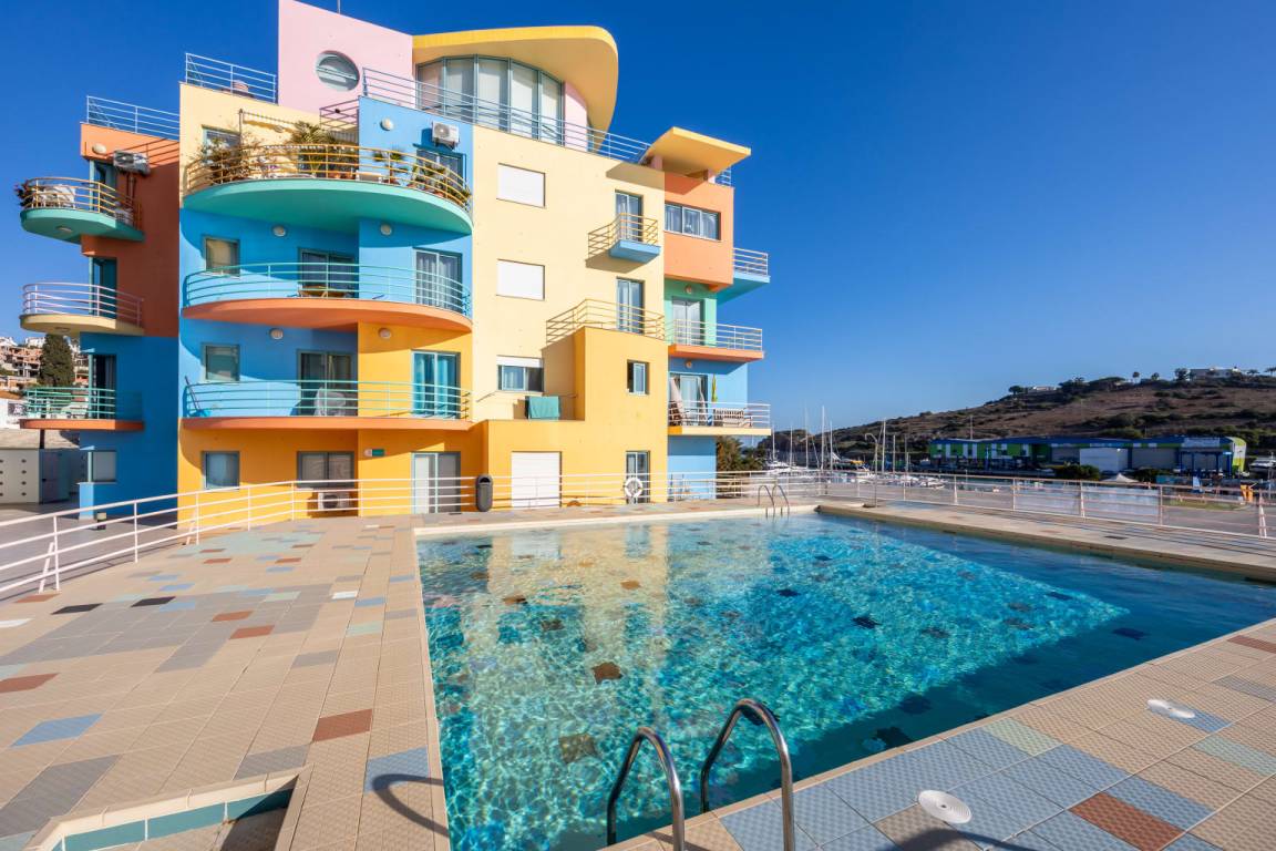 75 M² Apartment ∙ 2 Bedrooms ∙ 4 Guests - Guia