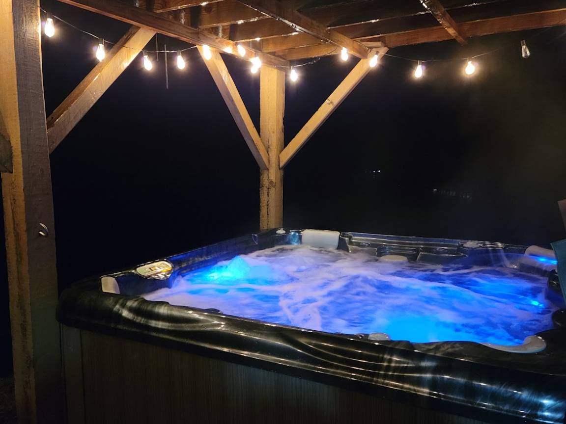 Cabin ∙ 3 Bedrooms ∙ 9 Guests - Blowing Rock, NC