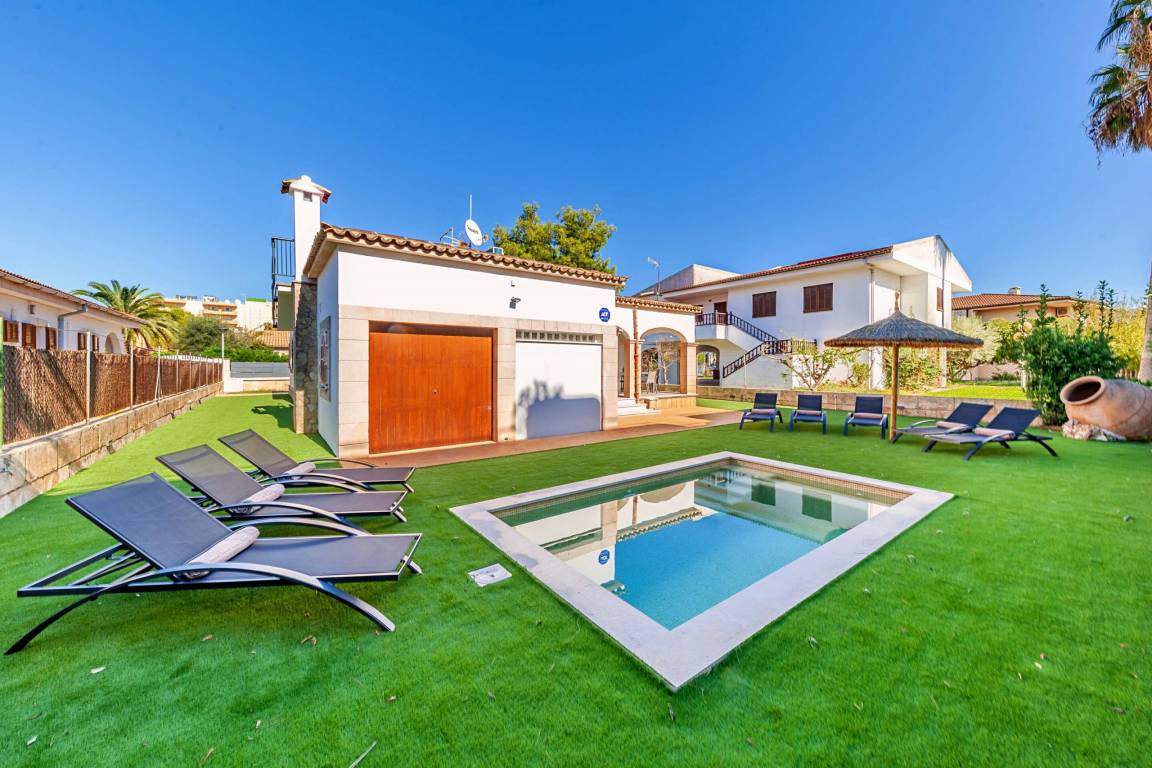185 M² Villa ∙ 4 Bedrooms ∙ 8 Guests - Alcúdia