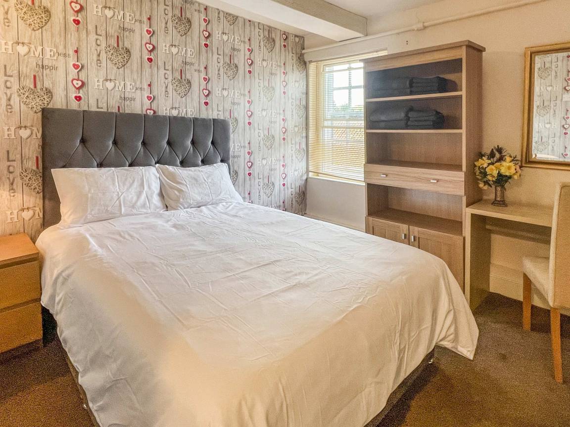 Apartment ∙ 2 Bedrooms ∙ 4 Guests - Chippenham