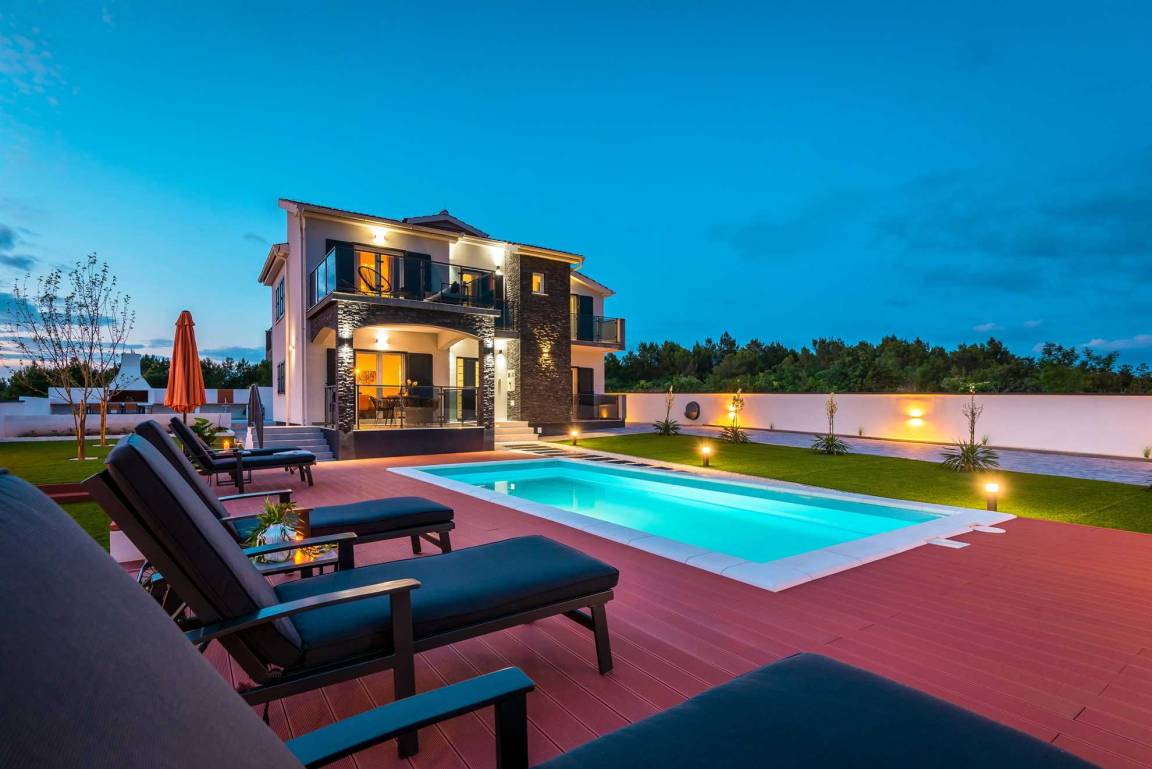 219 M² Apartment ∙ 3 Bedrooms ∙ 10 Guests - Skradin