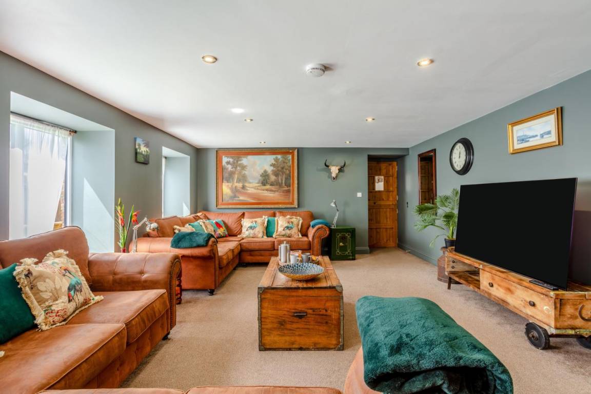 Cottage ∙ 6 Bedrooms ∙ 12 Guests - Holsworthy