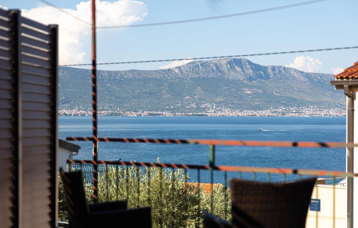 110 M² Ferienhaus ∙ 4 Schlafzimmer ∙ 8 Gäste - Arbanija