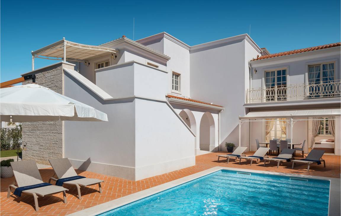 287 M² Ferienhaus ∙ 4 Schlafzimmer ∙ 8 Gäste - Poreč