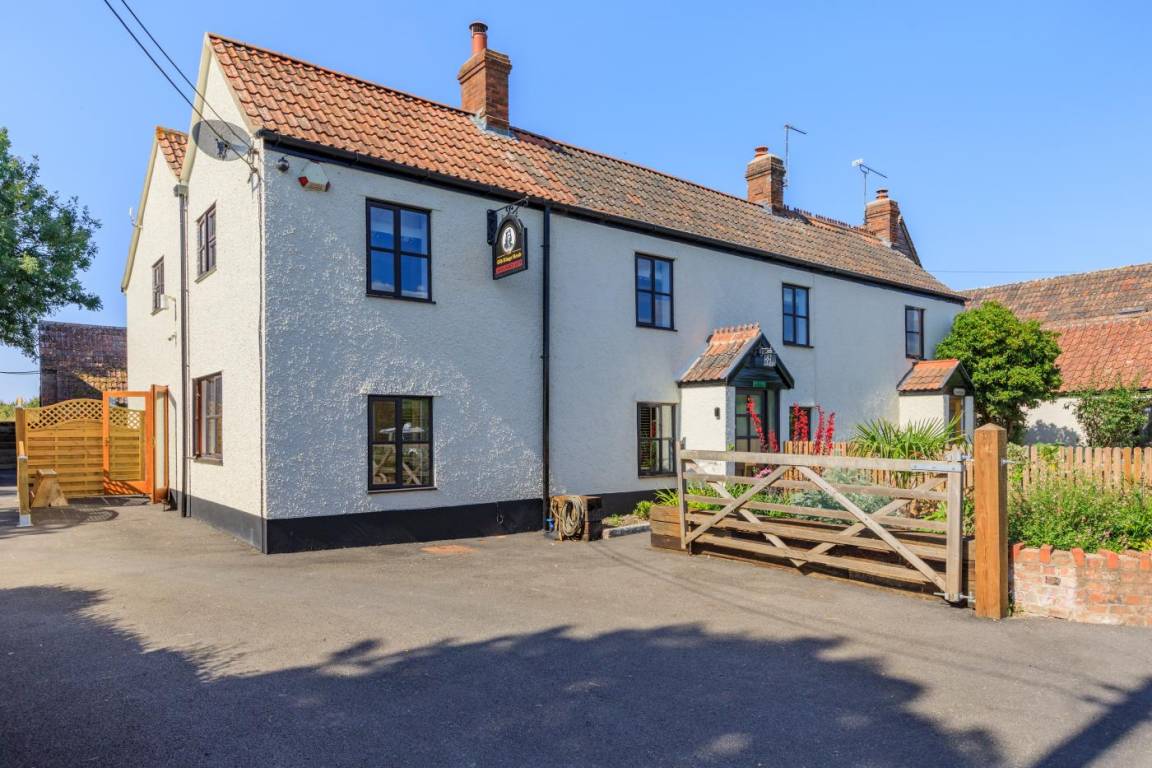 Cottage ∙ 4 Bedrooms ∙ 8 Guests - Somerset