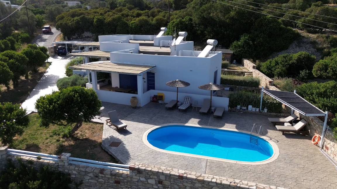 Villa ∙ 2 Bedrooms ∙ 5 Guests - Greece