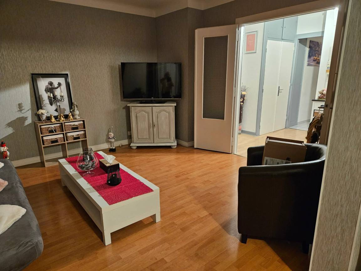 82 M² Appartement ∙ 2 Chambres ∙ 4 Personnes - Metz