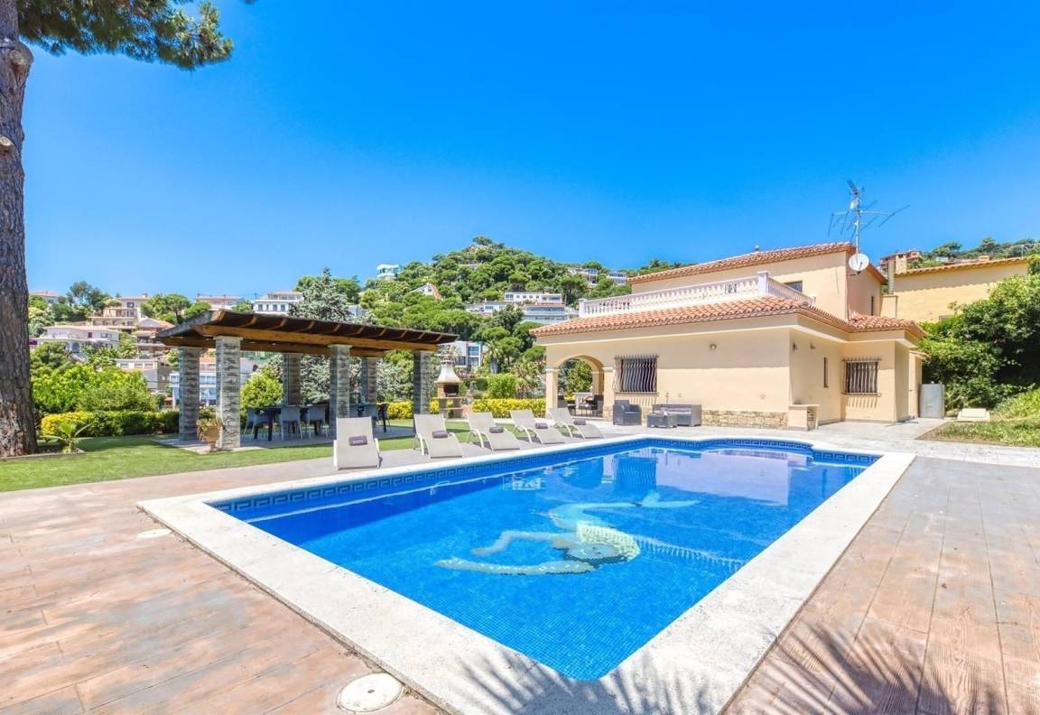 248 M² Villa ∙ 5 Chambres ∙ 11 Personnes - Lloret de Mar