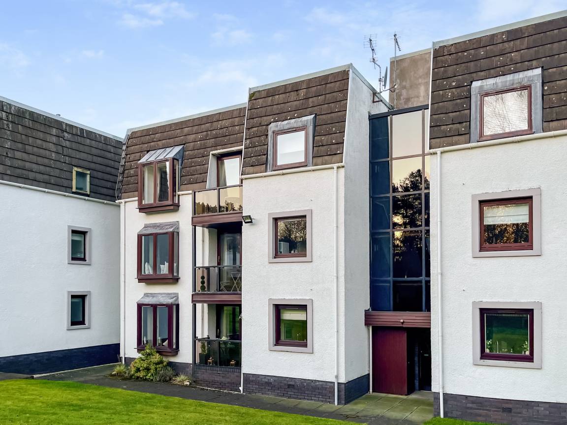 Apartment ∙ 3 Bedrooms ∙ 6 Guests - Gleneagles