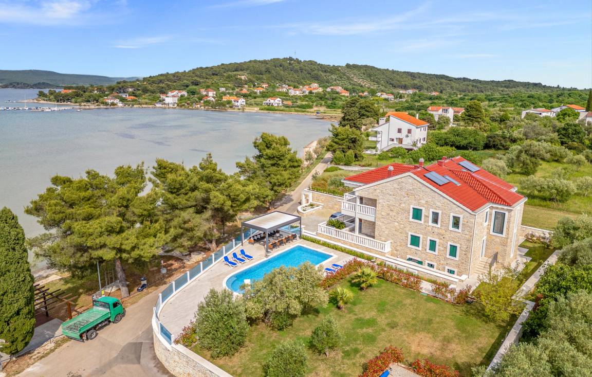 63 M² Apartamento ∙ 2 Habitaciones ∙ 4 Huéspedes - Galešnjak