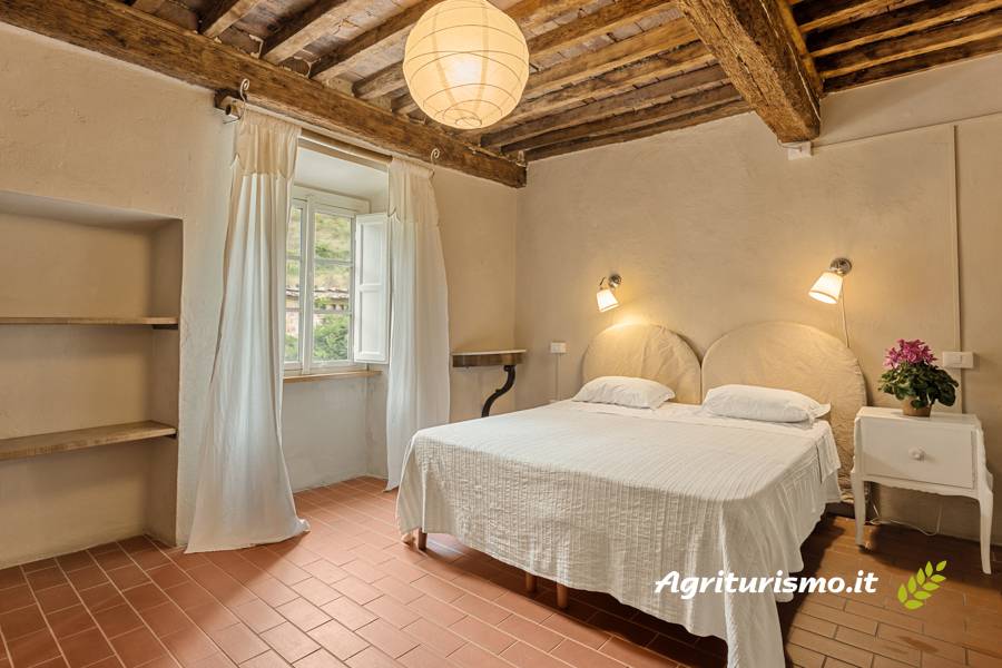 250 M² Casa Rural ∙ 5 Habitaciones ∙ 9 Huéspedes - Lucca