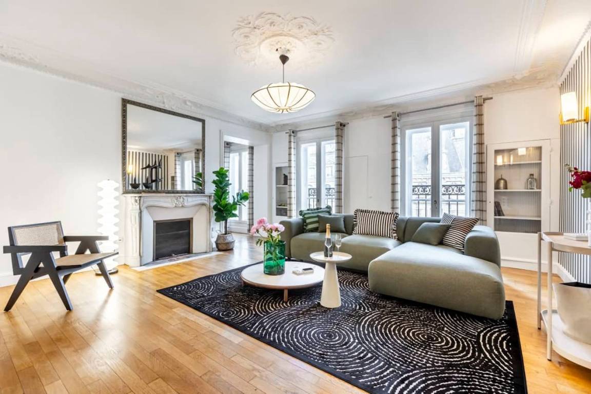 180 M² Apartment ∙ 3 Bedrooms ∙ 6 Guests - Gare Saint-Lazare - Paris