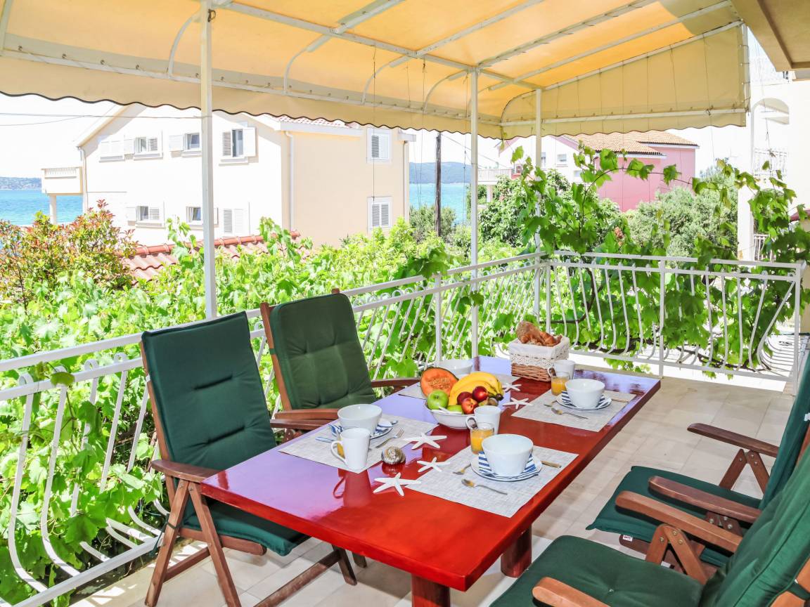 100 M² Ferienwohnung ∙ 1 Schlafzimmer ∙ 3 Gäste - Šibenik