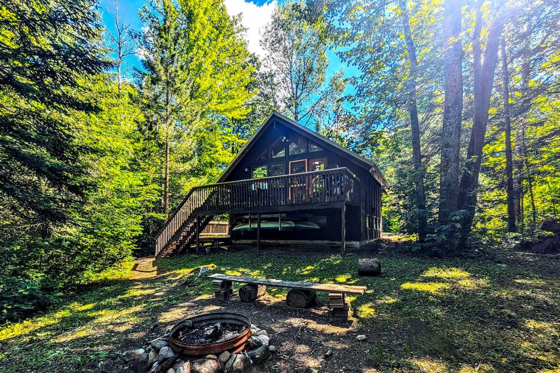 102 M² House ∙ 3 Bedrooms ∙ 9 Guests - Michigan