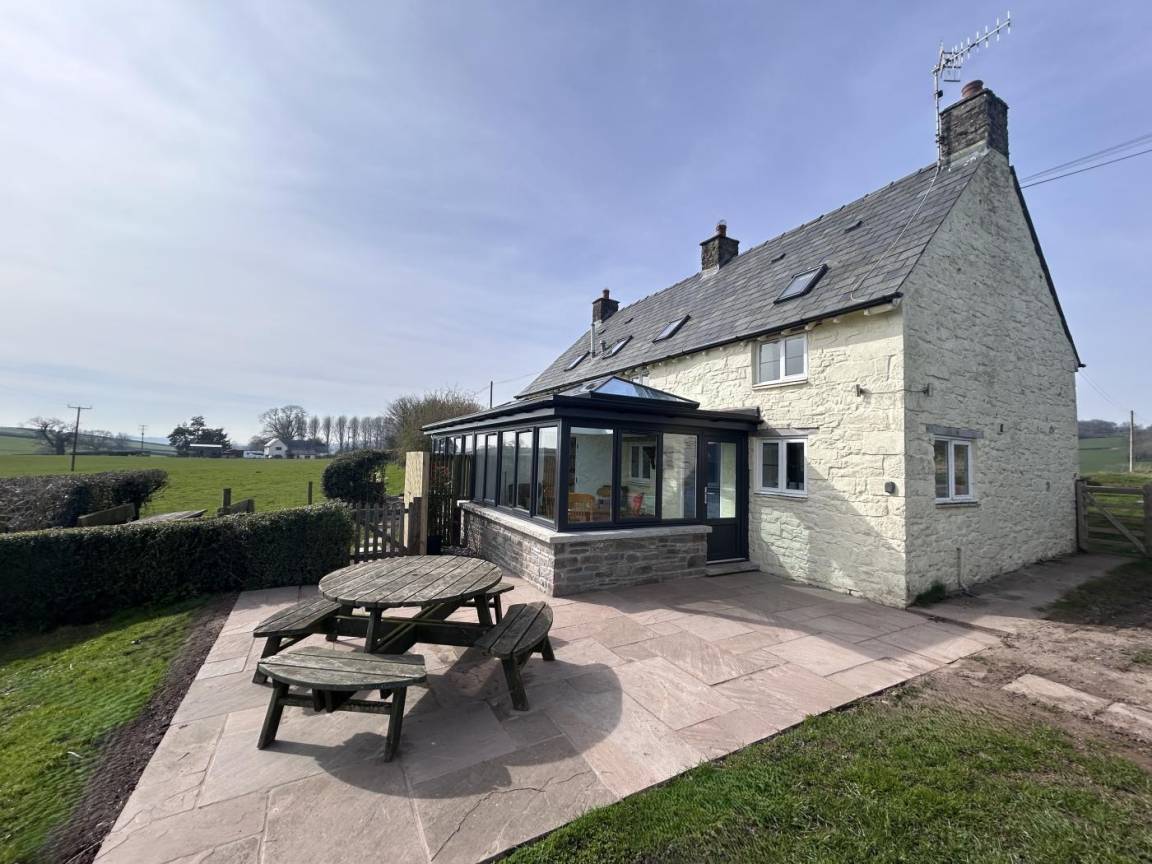 Cottage ∙ 2 Bedrooms ∙ 4 Guests - Brecon