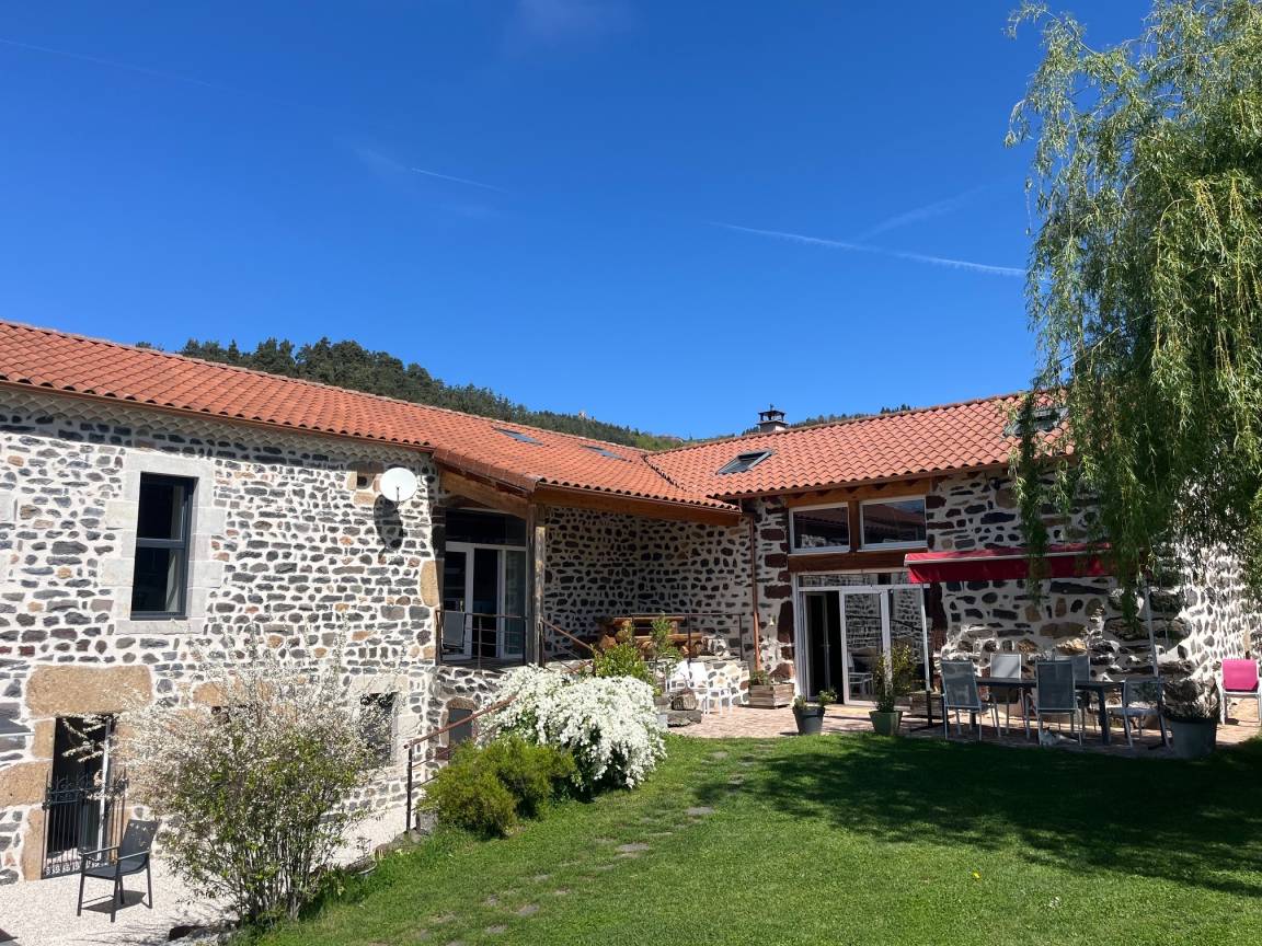 200 M² Cottage ∙ 2 Chambres ∙ 13 Personnes - Haute-Loire