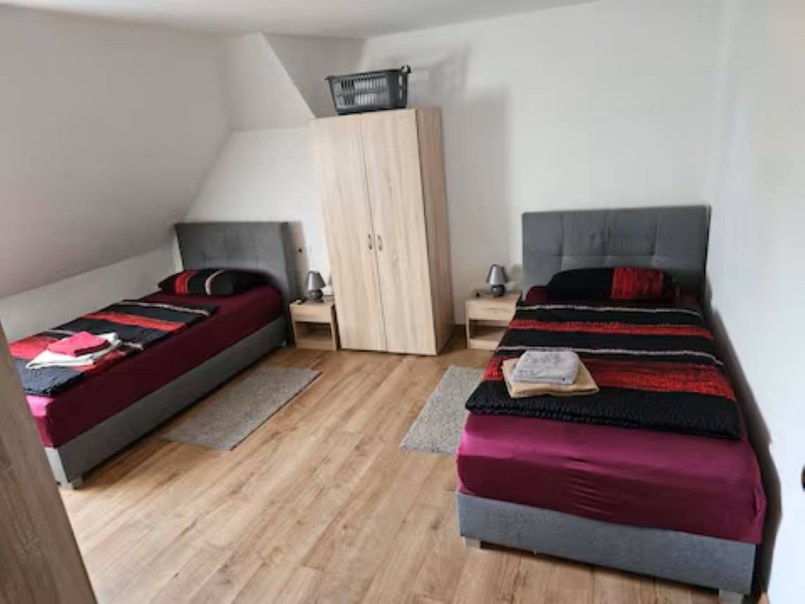 72 M² Ferienwohnung ∙ 2 Schlafzimmer ∙ 4 Gäste - Merseburg