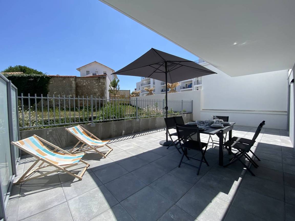 77 M² Apartment ∙ 2 Bedrooms ∙ 6 Guests - Royan