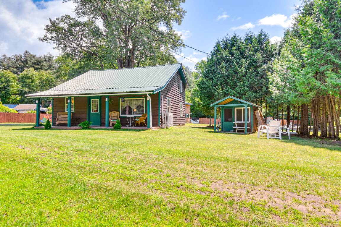 102 M² House ∙ 2 Bedrooms ∙ 8 Guests - Plattsburgh, NY