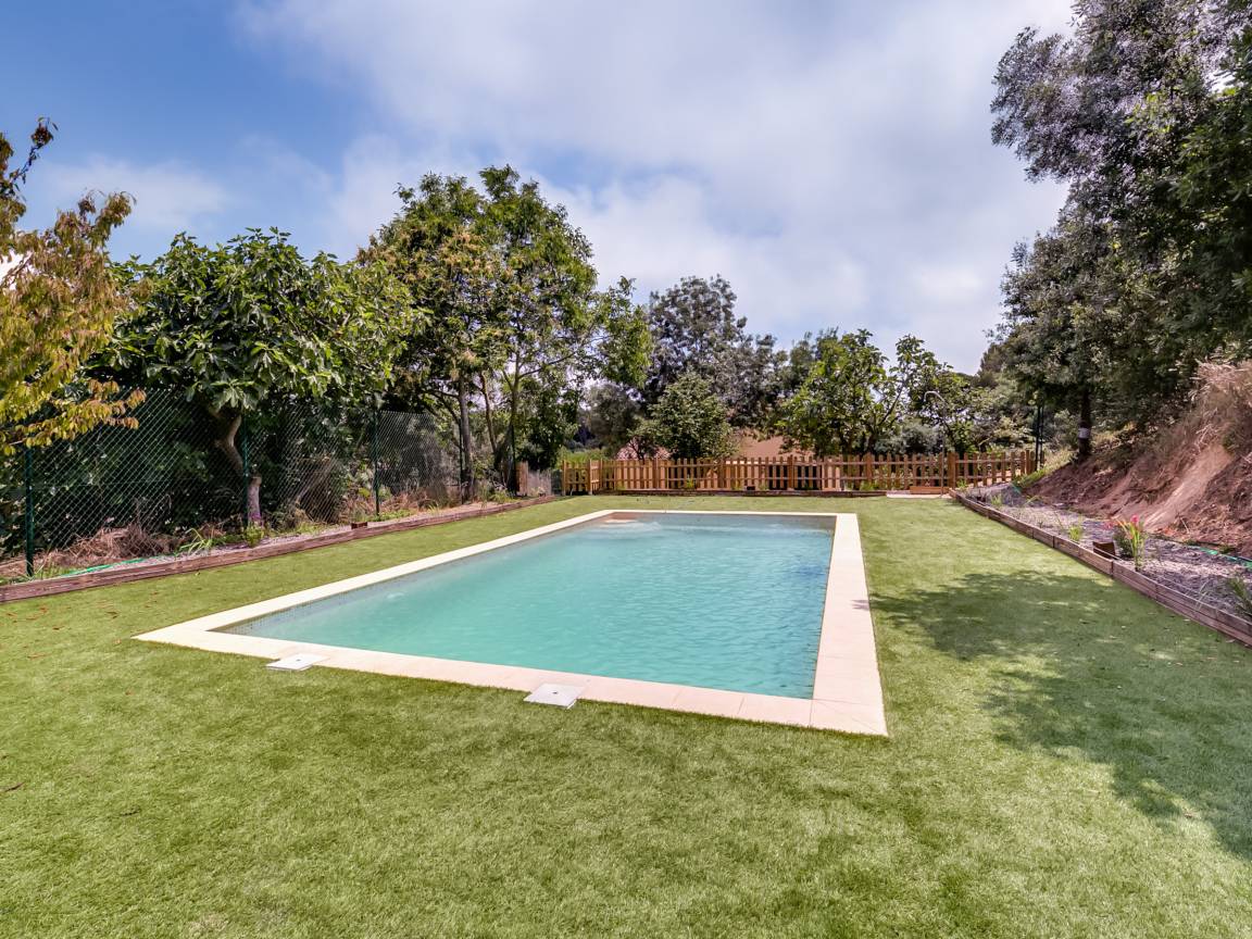 200 M² Maison De Vacances ∙ 5 Chambres ∙ 18 Personnes - Santa Susanna