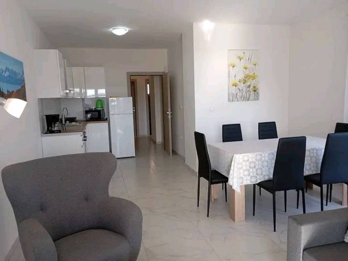 70 M² Ferienwohnung ∙ 2 Schlafzimmer ∙ 4 Gäste - Okrug Gornji