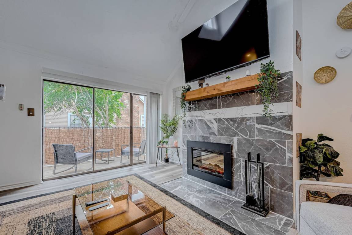 77 M² Ferienwohnung ∙ 1 Schlafzimmer ∙ 4 Gäste - Houston, TX