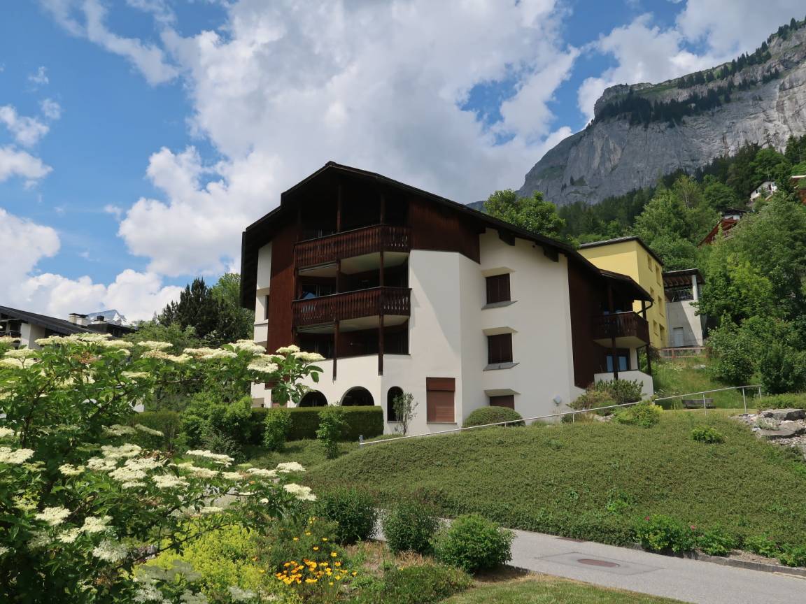 63 M² Apartment ∙ 2 Bedrooms ∙ 6 Guests - Flims
