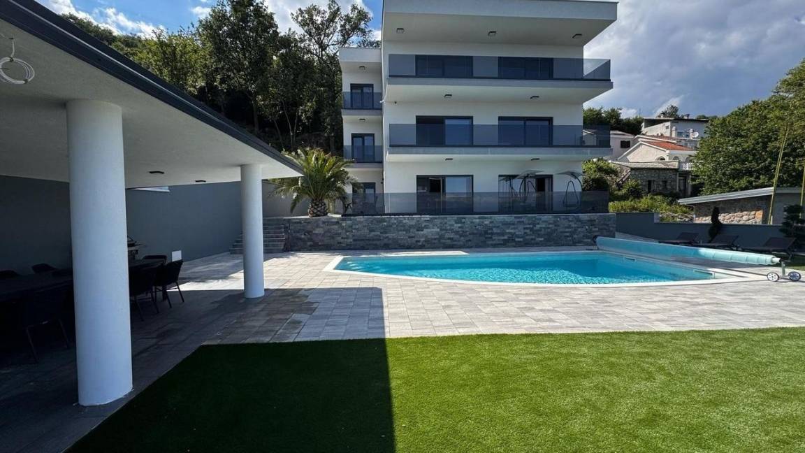 173 M² Ferienhaus ∙ 6 Schlafzimmer ∙ 12 Gäste - Opatija