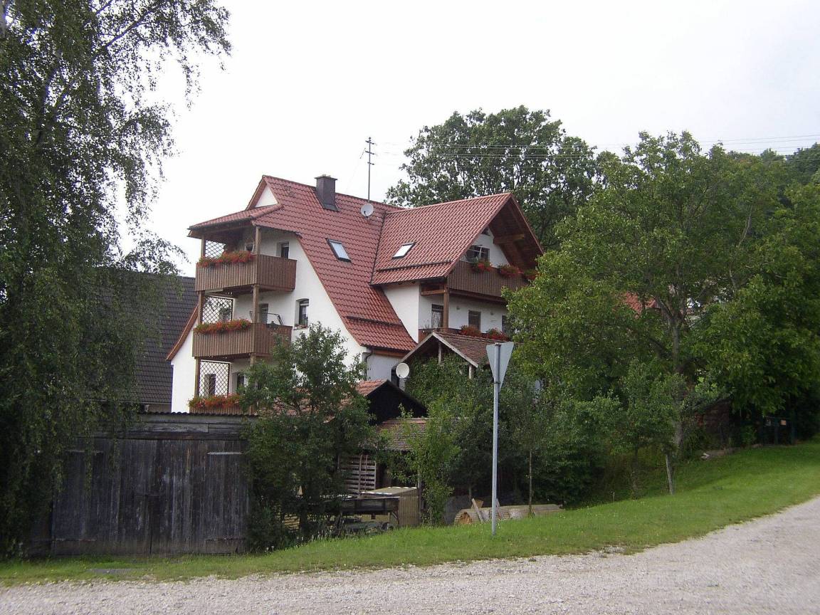 75 M² Ferienwohnung ∙ 1 Schlafzimmer ∙ 6 Gäste - Altdorf bei Nürnberg