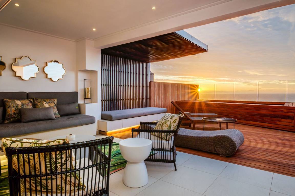 Apartment ∙ 3 Bedrooms ∙ 6 Guests - Camps Bay