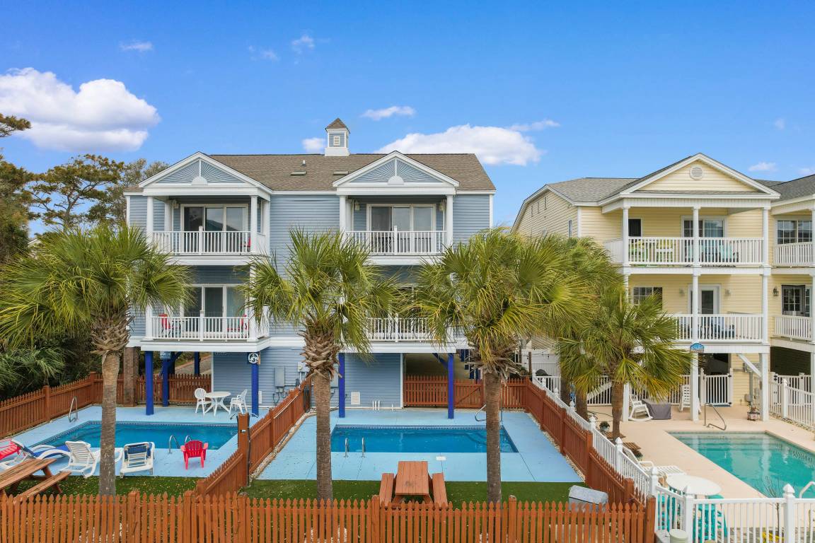 House ∙ 5 Bedrooms ∙ 16 Guests - Surfside Beach, SC
