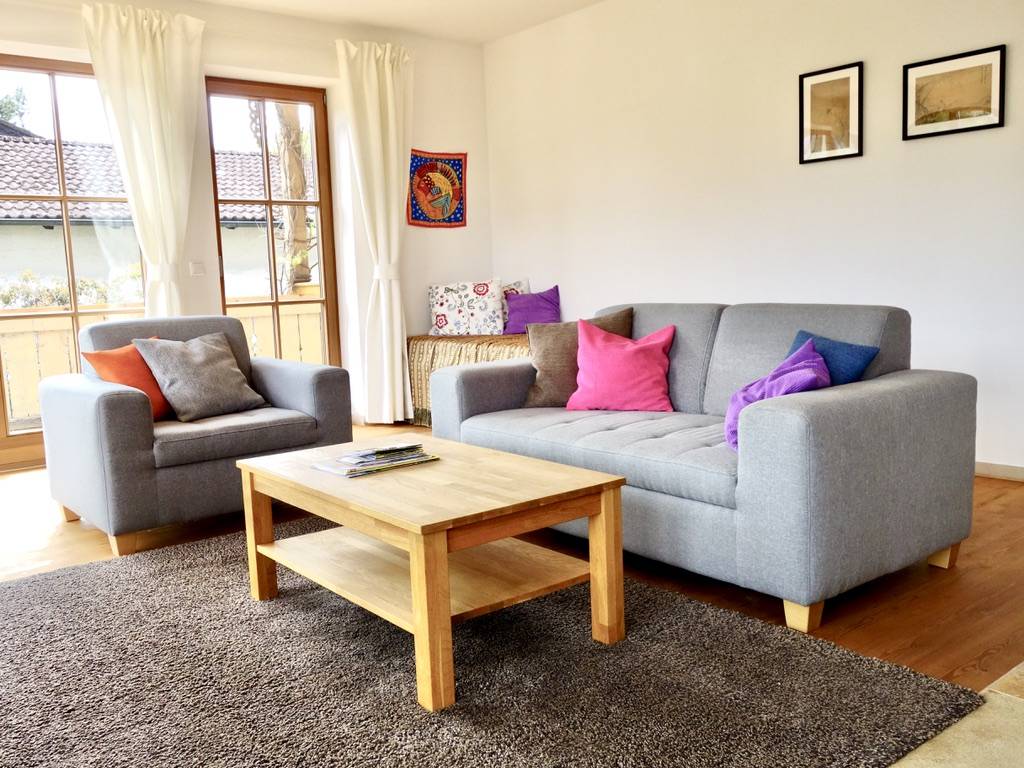 80 M² Ferienwohnung ∙ 3 Schlafzimmer ∙ 6 Gäste - Neubeuern